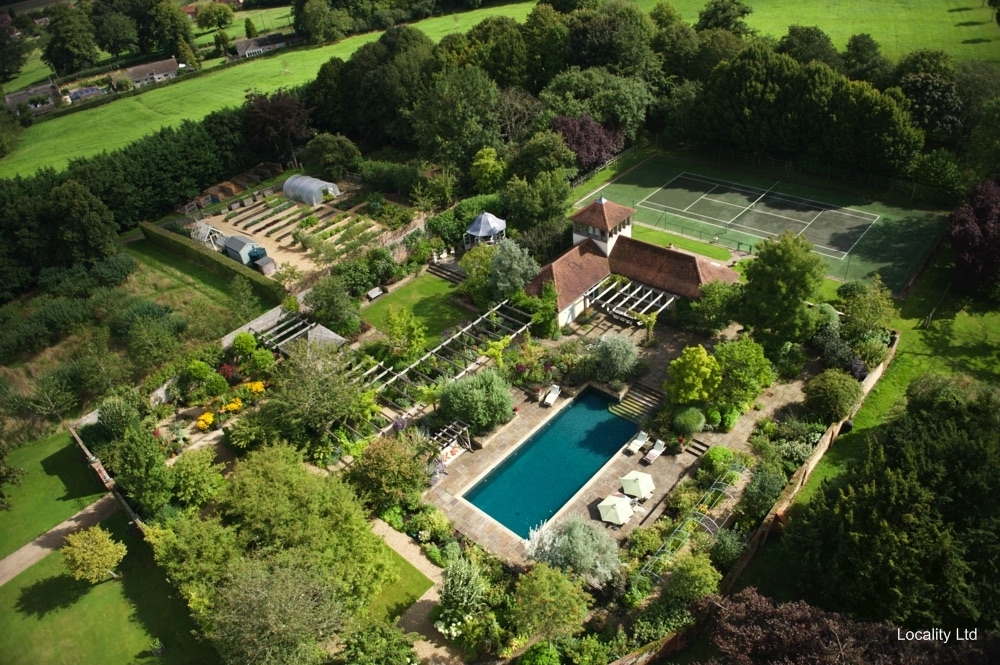 Georgian House set in parkland with stunning walled garden (Wickham ...