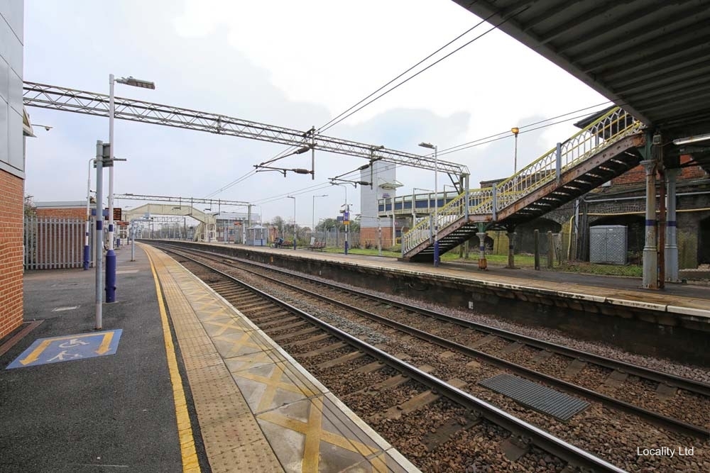 Pitsea Train Station with has large area between platform and ...