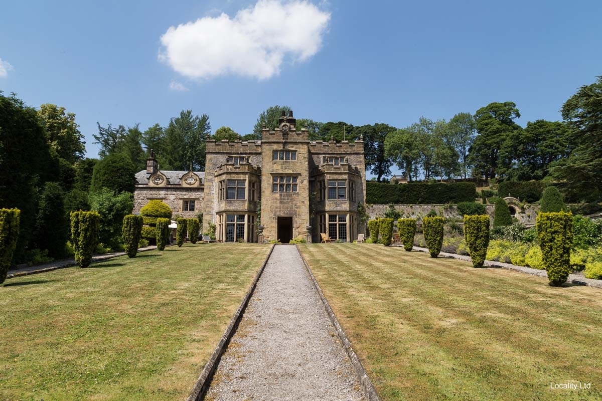 Stunning Jacobean Manor house with terraced gardens (Bakewell ...